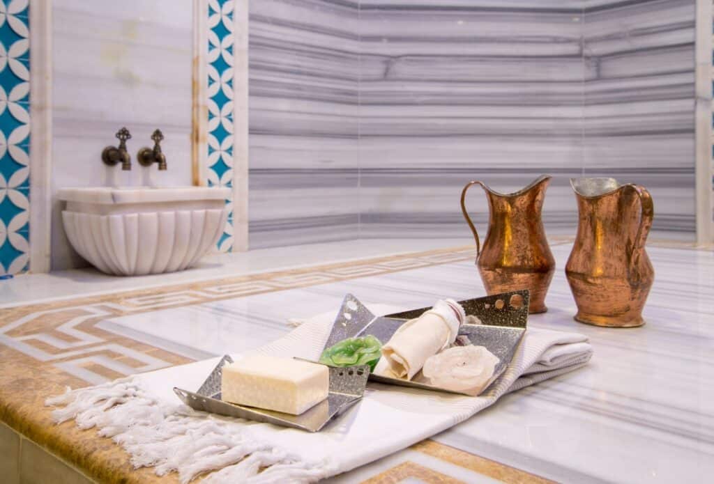 Qu'est ce qu'un hammam traditionnel ? Cette expérience de bien-être ...
